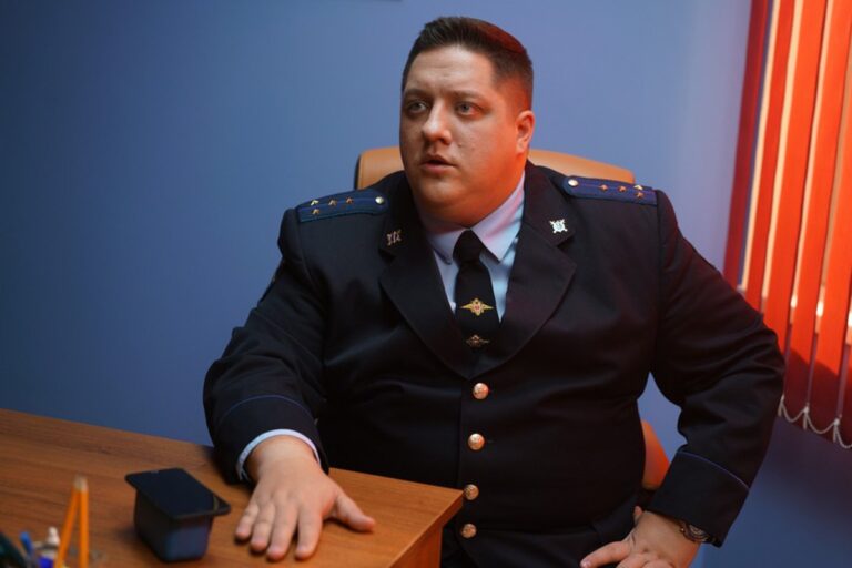 Actorul rus Roman Popov, cunoscut din serialul „Polițistul din ...